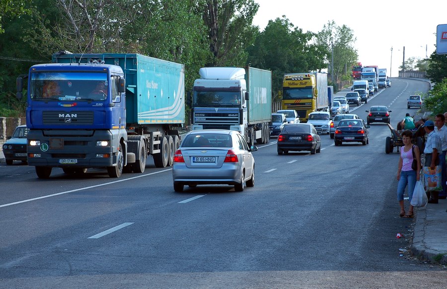 Rabdare si tutun pentru soferii care circula pe ruta Slobozia- Drajna ...